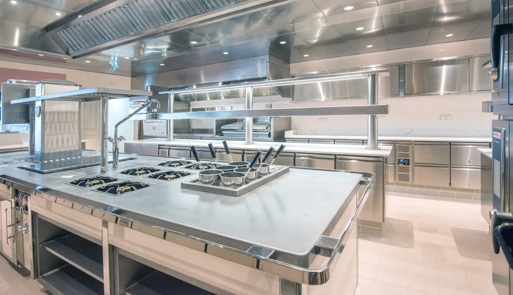 Bacchus | Agencement et Equipements Bars et Cuisines Professionnelles